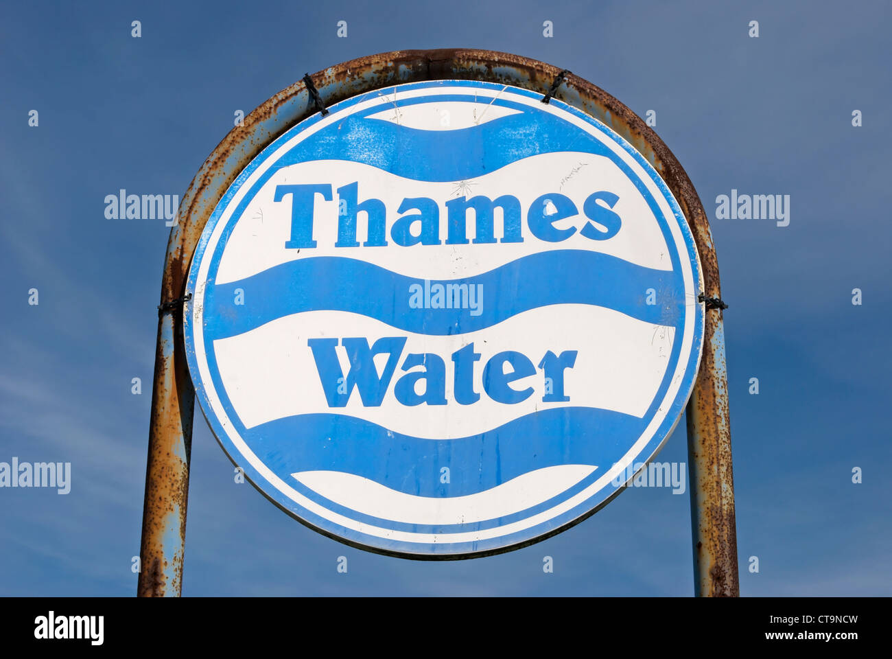Thames water logo hi-res stock photography and images - Alamy