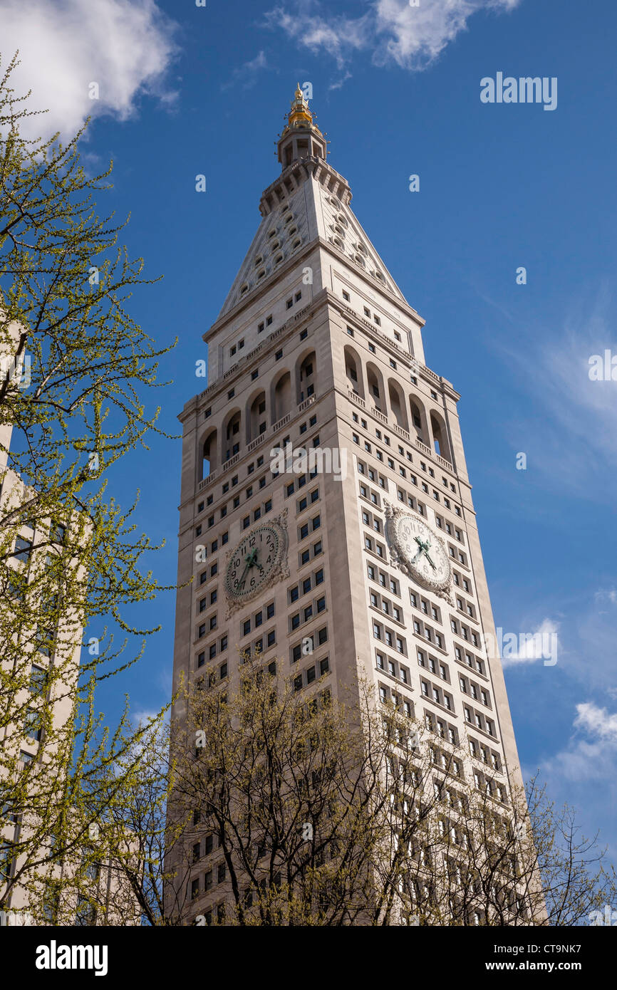 Clock tower of the metropolitan life insurance company building hi-res ...