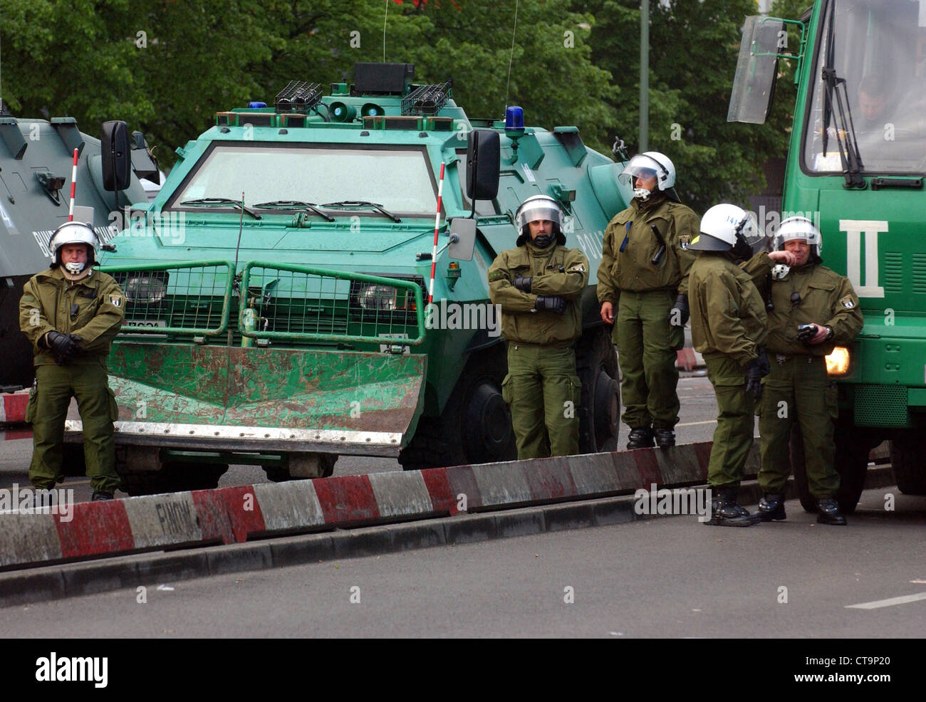 Berlin, Raeumpanzer police Stock Photo - Alamy