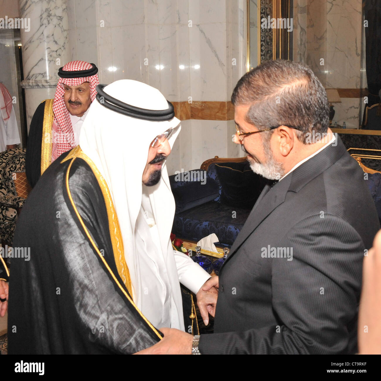 Saudi dress hi-res stock photography and images - Alamy