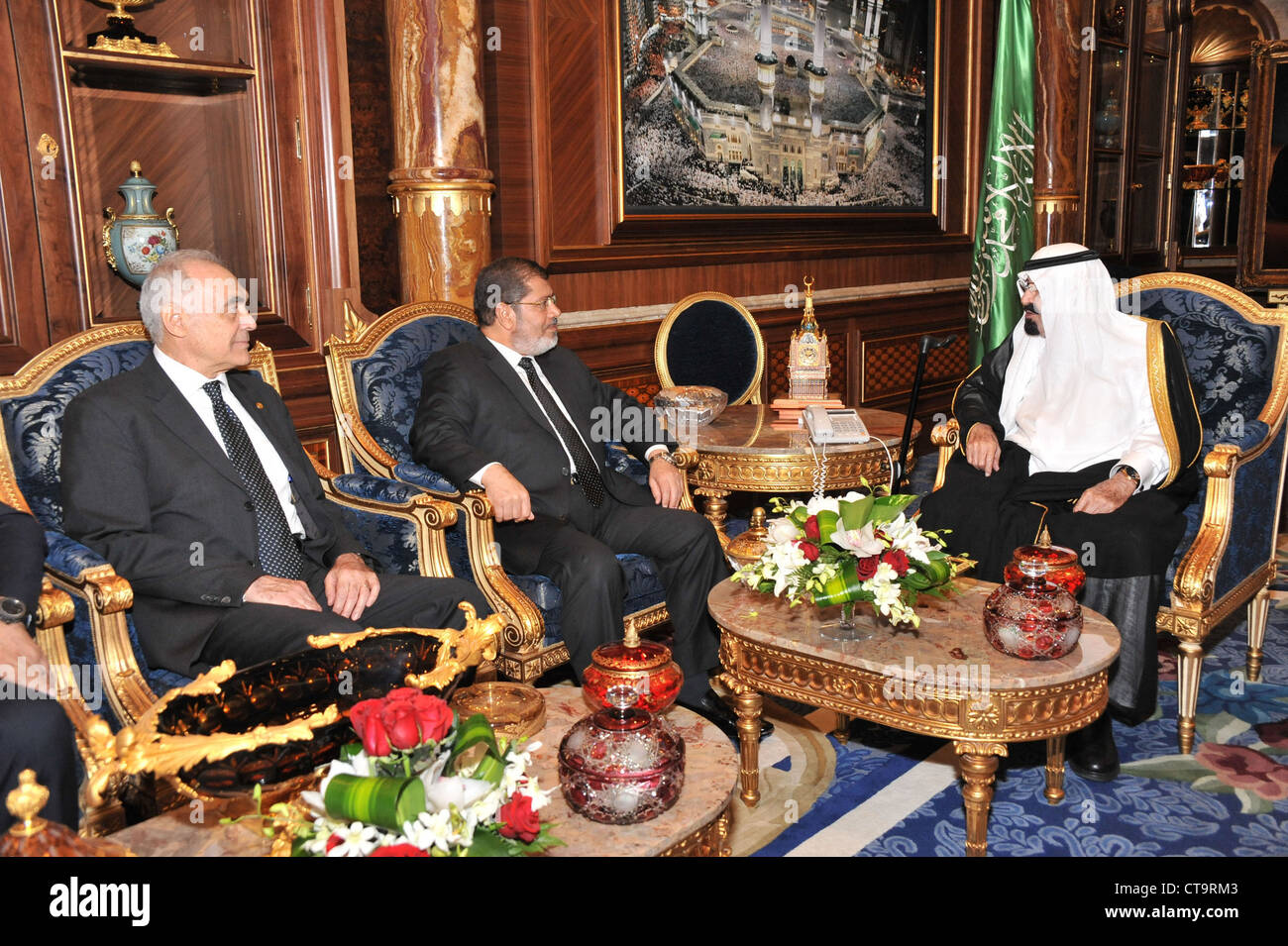 Newly-elected Egyptian President Mohamed Morsi makes his first foreign ...