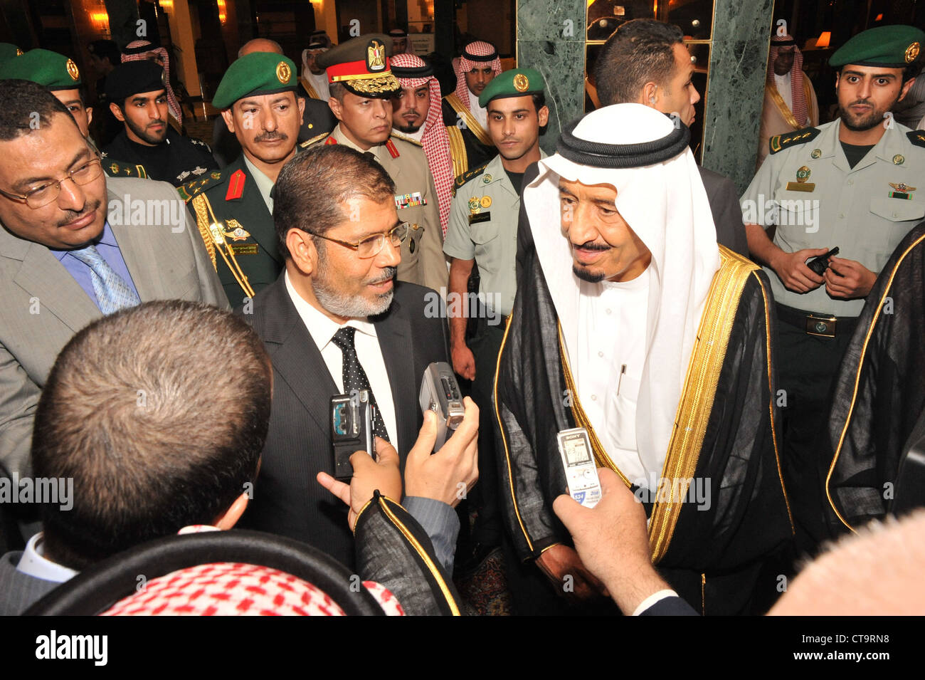 Newly-elected Egyptian President Mohamed Morsi makes his first foreign ...