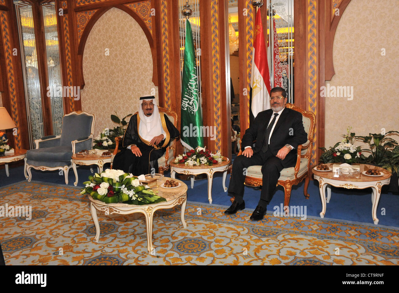 Newly-elected Egyptian President Mohamed Morsi makes his first foreign ...