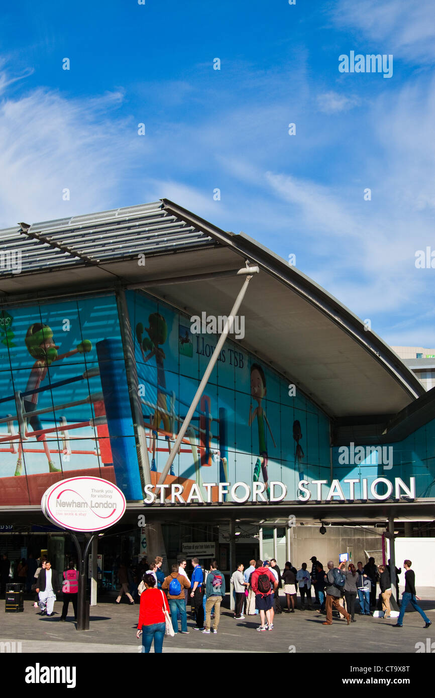 Stratford rail station hi-res stock photography and images - Alamy