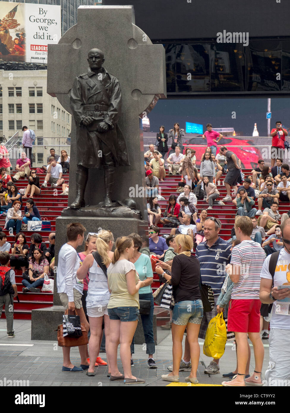 Visitors gather outside square hi-res stock photography and images - Alamy