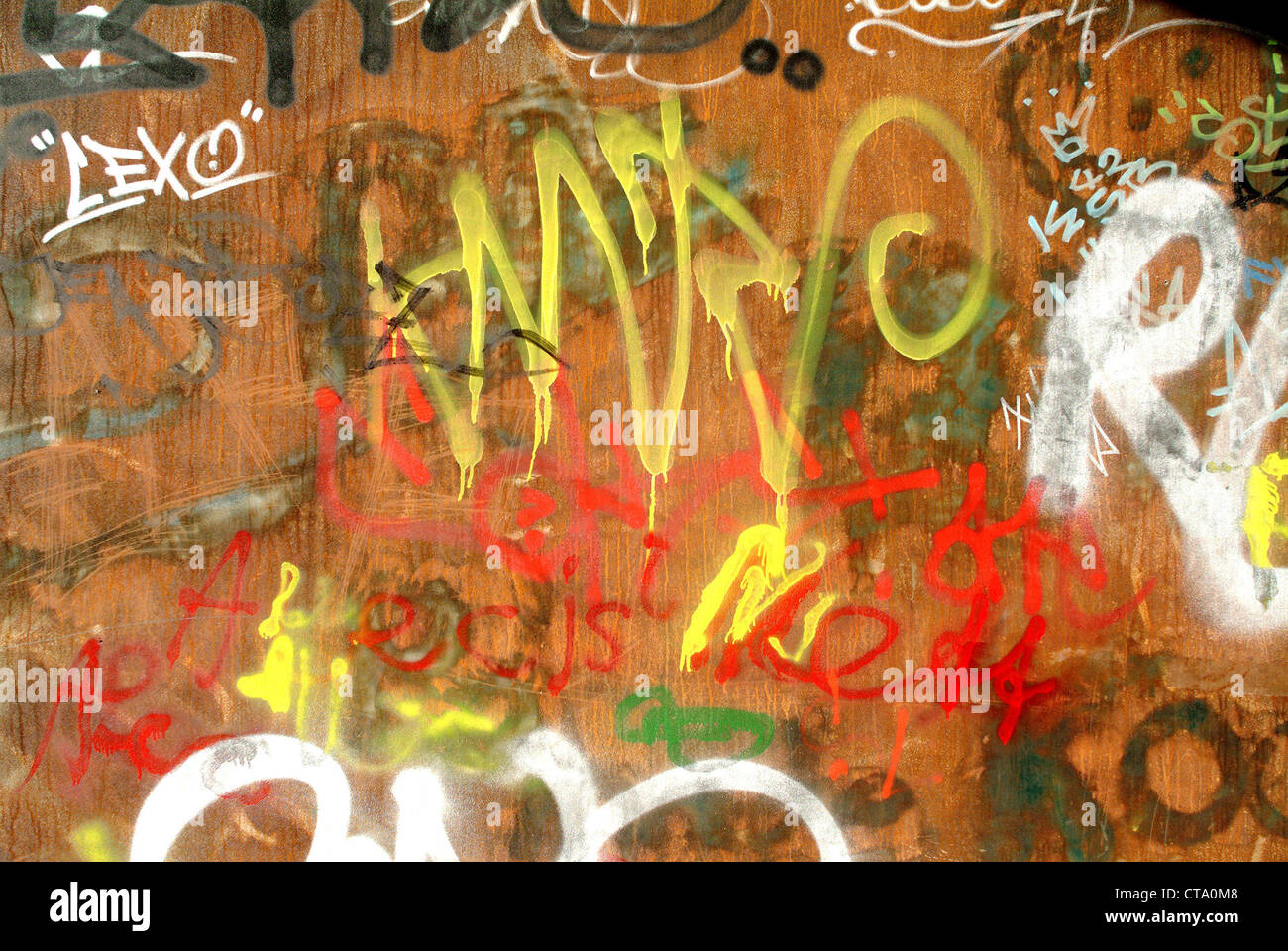 Graffiti signatures hi-res stock photography and images - Alamy
