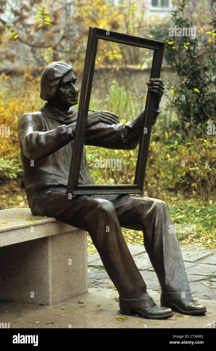 Statue of painter, Plovdiv, Bulgaria Stock Photo - Alamy