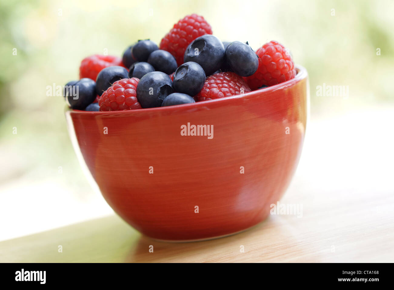 Summer fruit bowl hi-res stock photography and images - Alamy