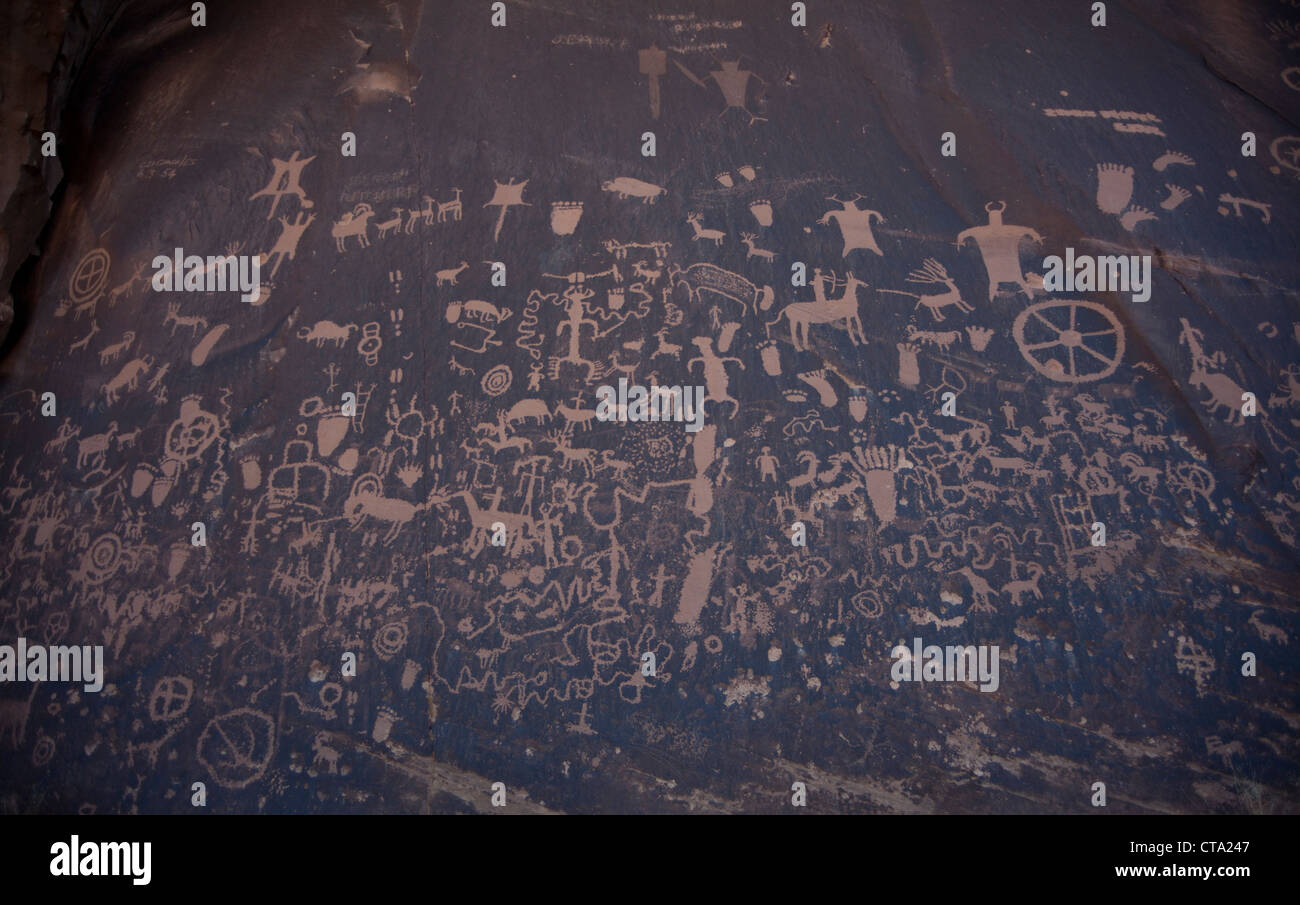 Ancient native American (Indian) petroglyph / hieroglyph / pictographs ...