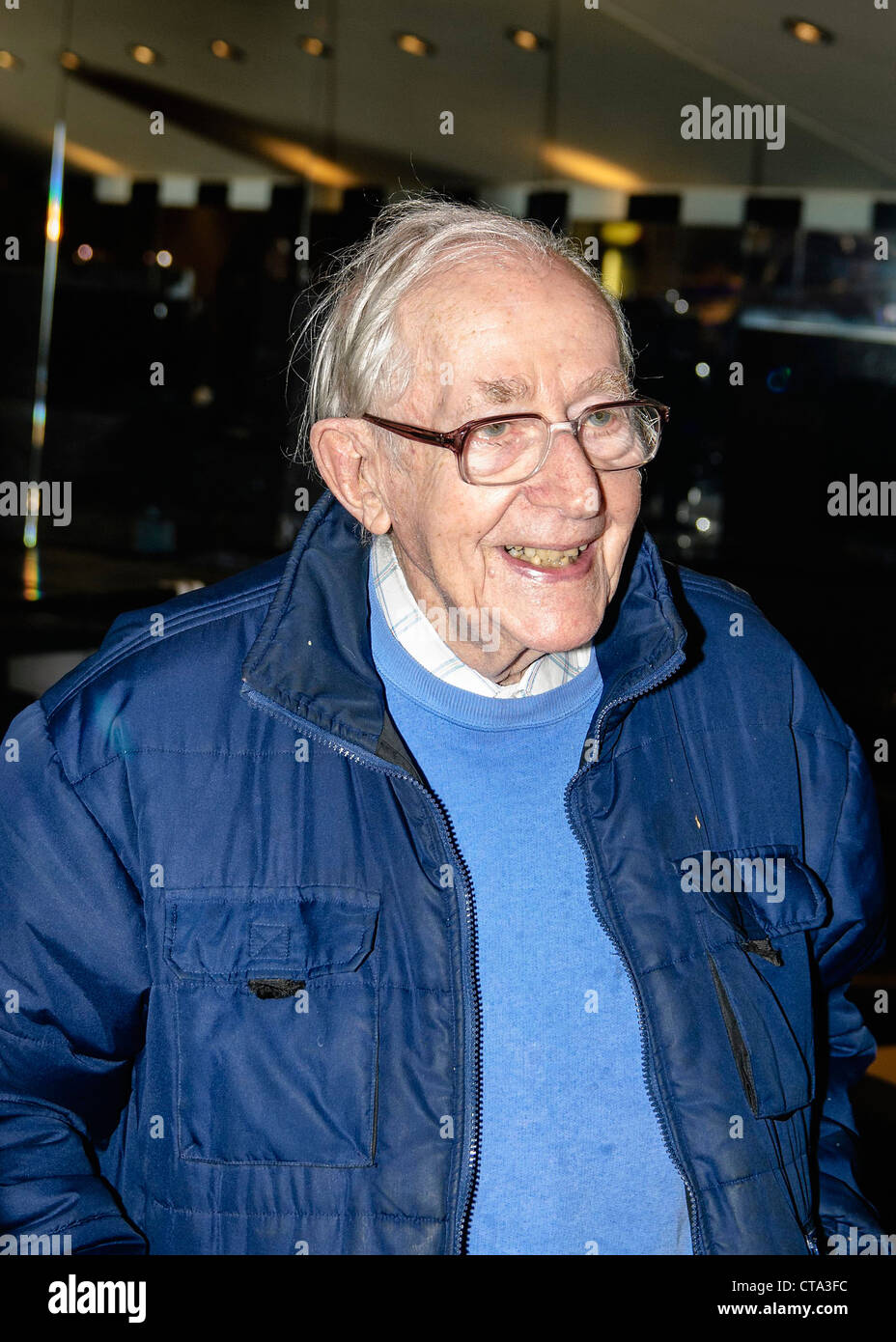 Gilbert lewis hi-res stock photography and images - Alamy