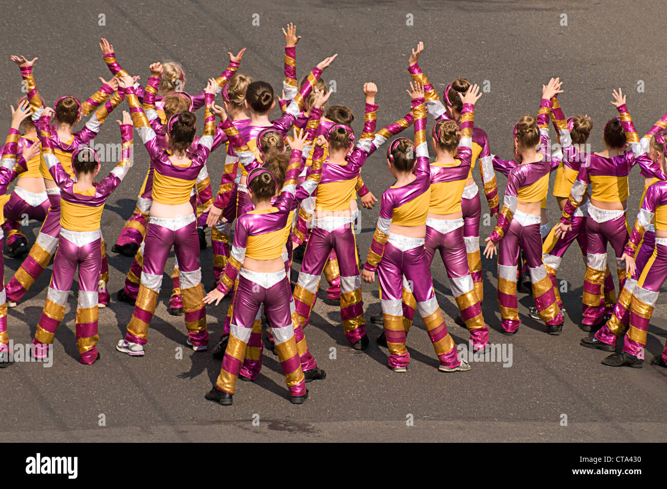 Team dancers hi-res stock photography and images - Alamy