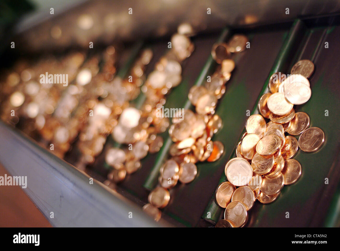 Hamburg Coin - Euro production Stock Photo - Alamy
