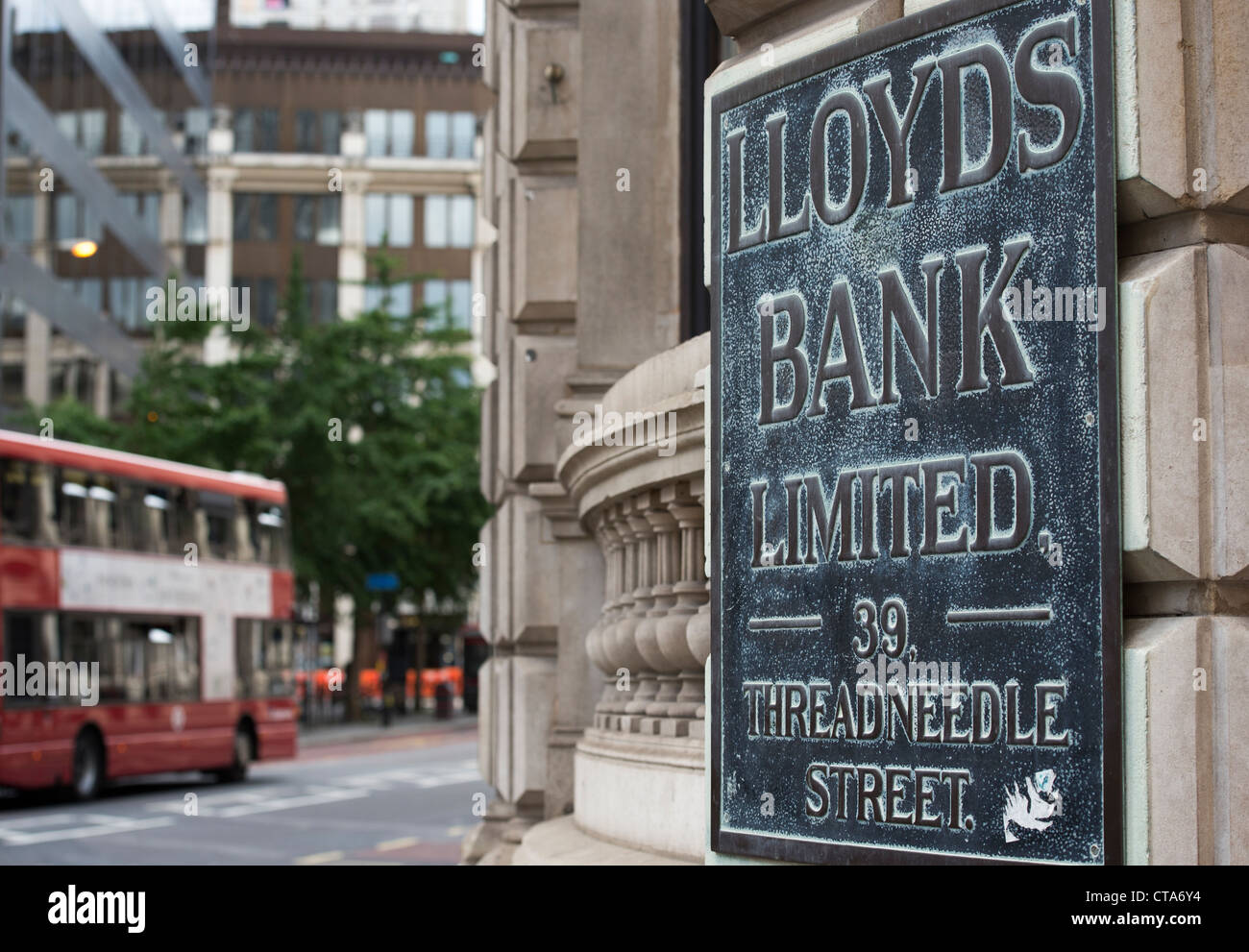 Lloyds Bank sign. 39 Threadneedle street. London Stock Photo - Alamy