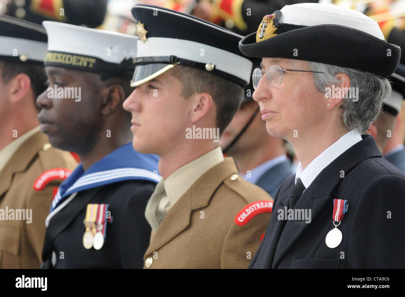 Military Personnel In Profile Stock Photo - Alamy