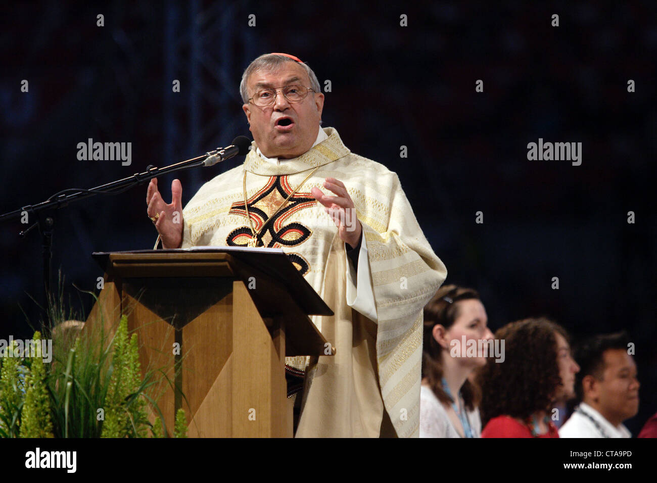 World Youth Day, Eroeffnungsgottesdienst with Cardinal Lehmann Stock ...
