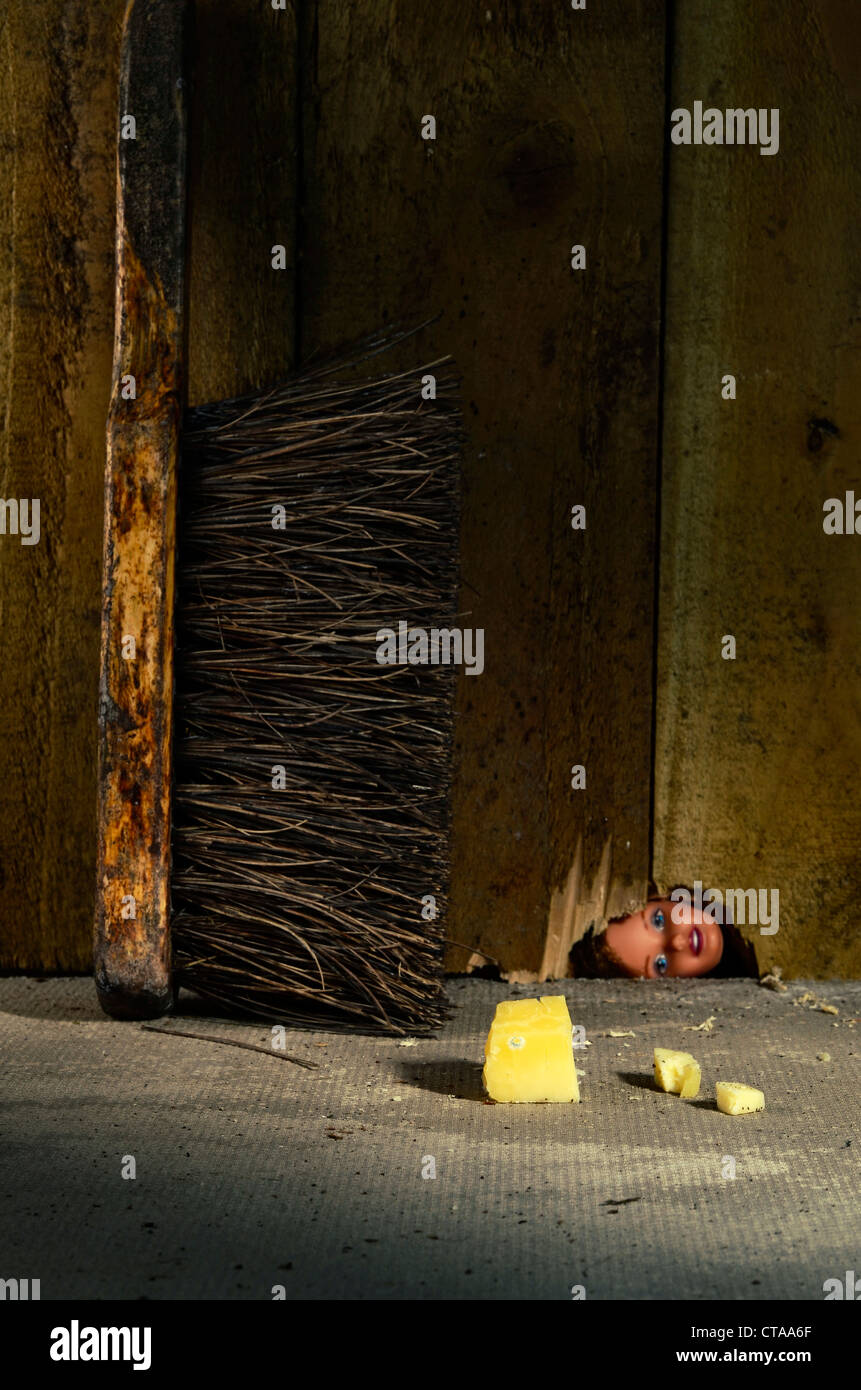 cheese trap a mouse dolly Stock Photo - Alamy