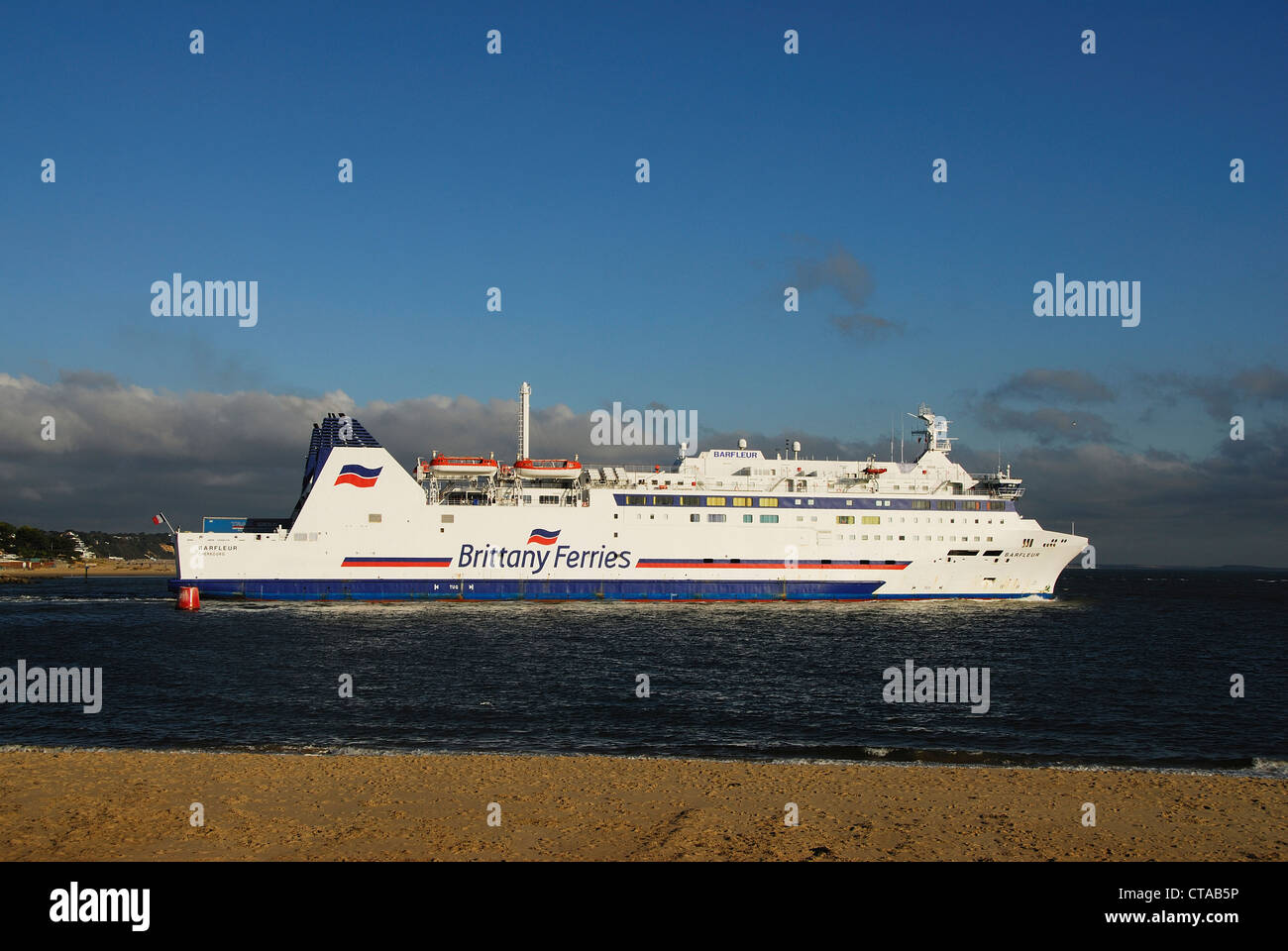 Barfleur ferry hi-res stock photography and images - Alamy