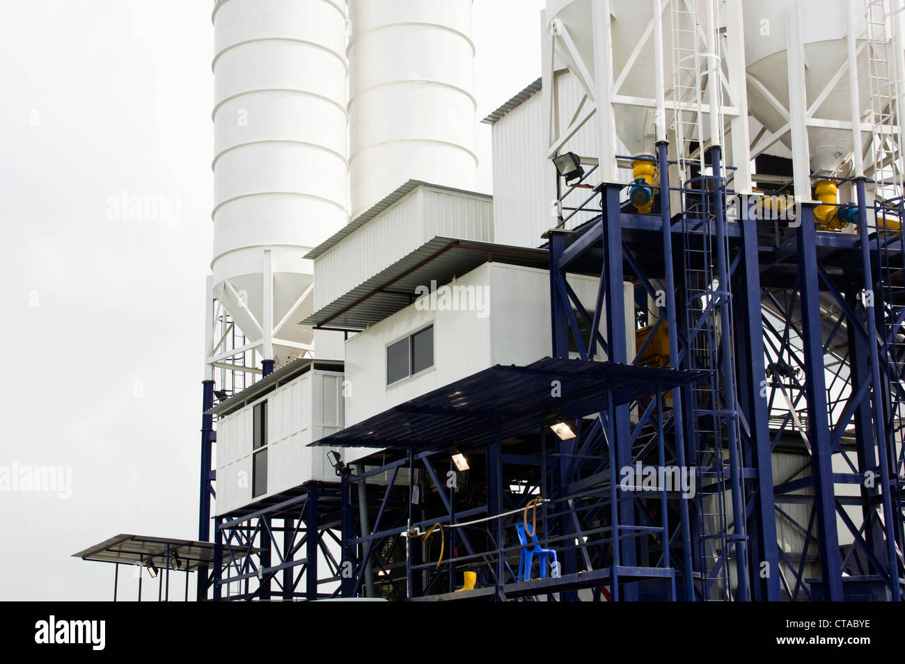 Factory silos plant silo hi-res stock photography and images - Alamy