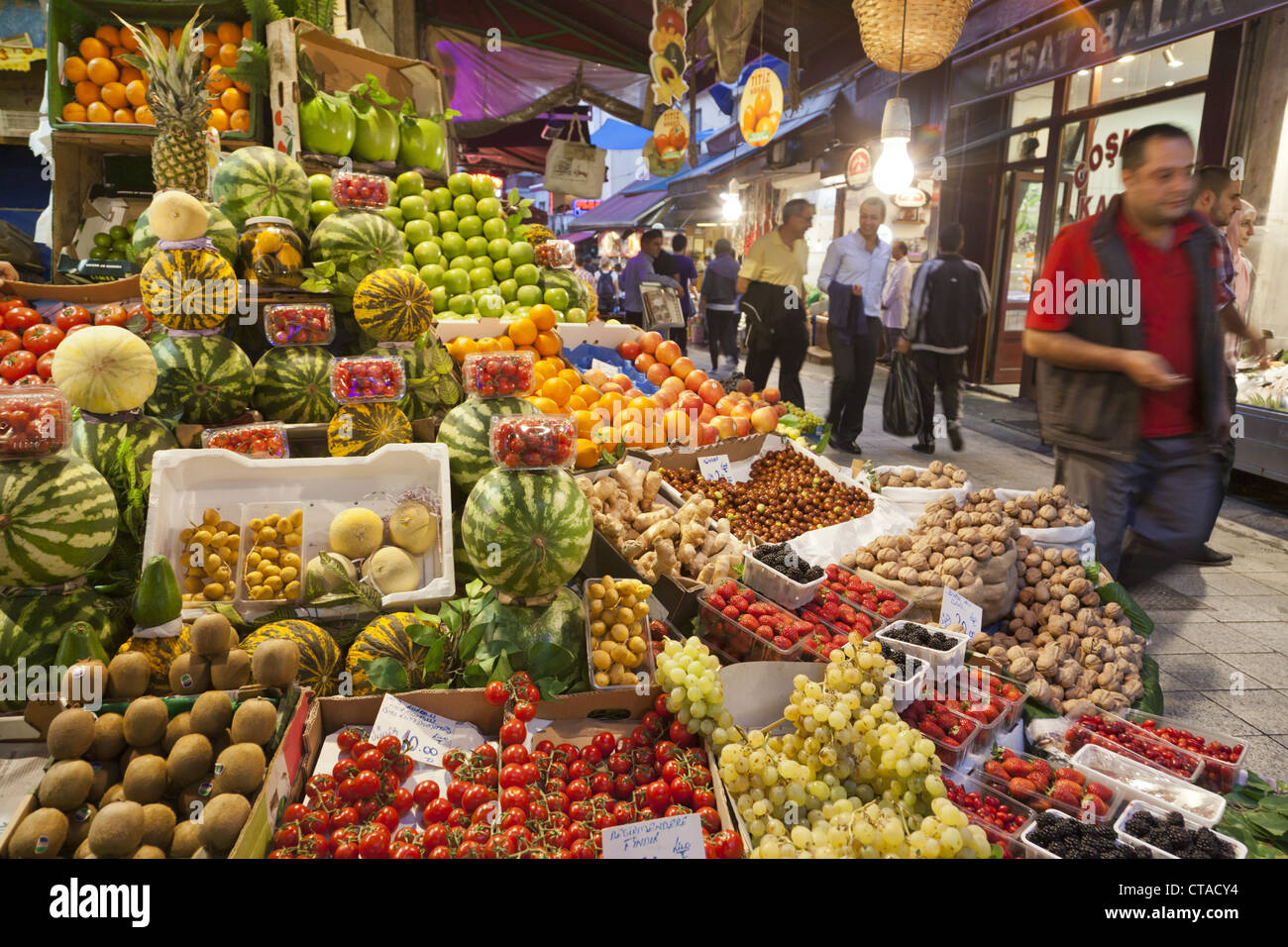 Fruit stall at the market in Beyoglu, Istanbul, Turkey, Europe Stock ...