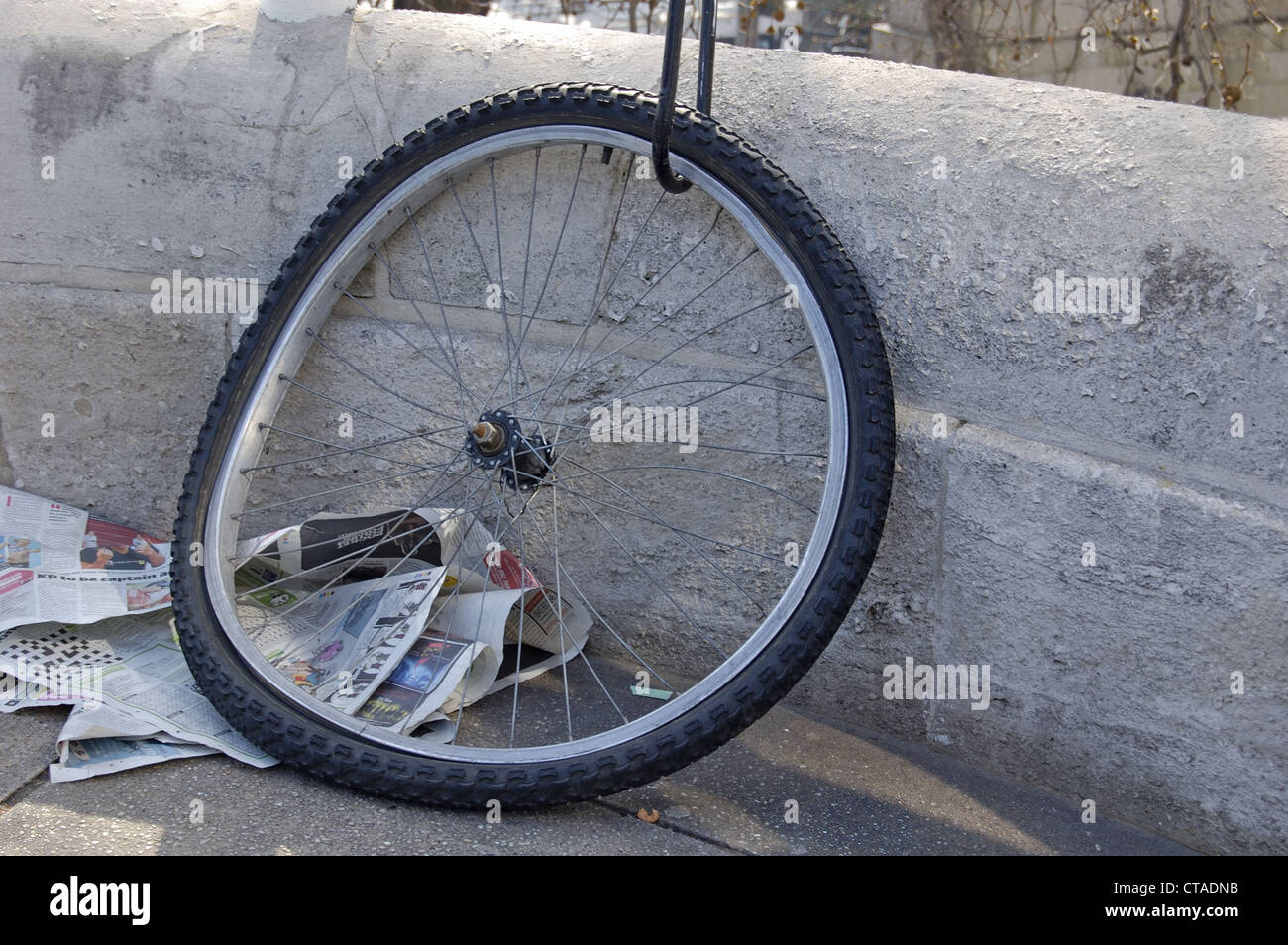 Bent bike wheel hi-res stock photography and images - Alamy