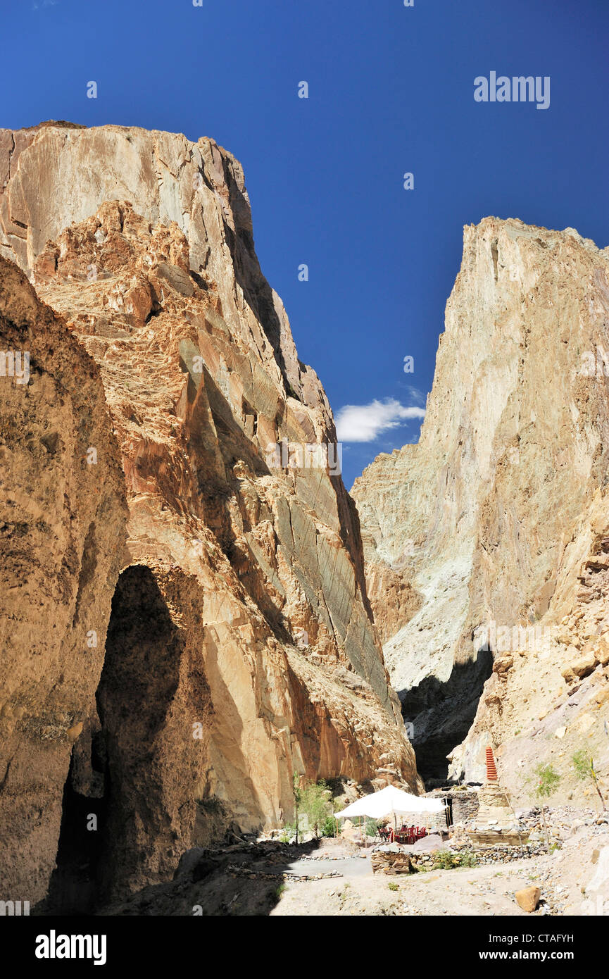 Gorge between villages of Wanla and Honupatta, Zanskar Range Traverse ...