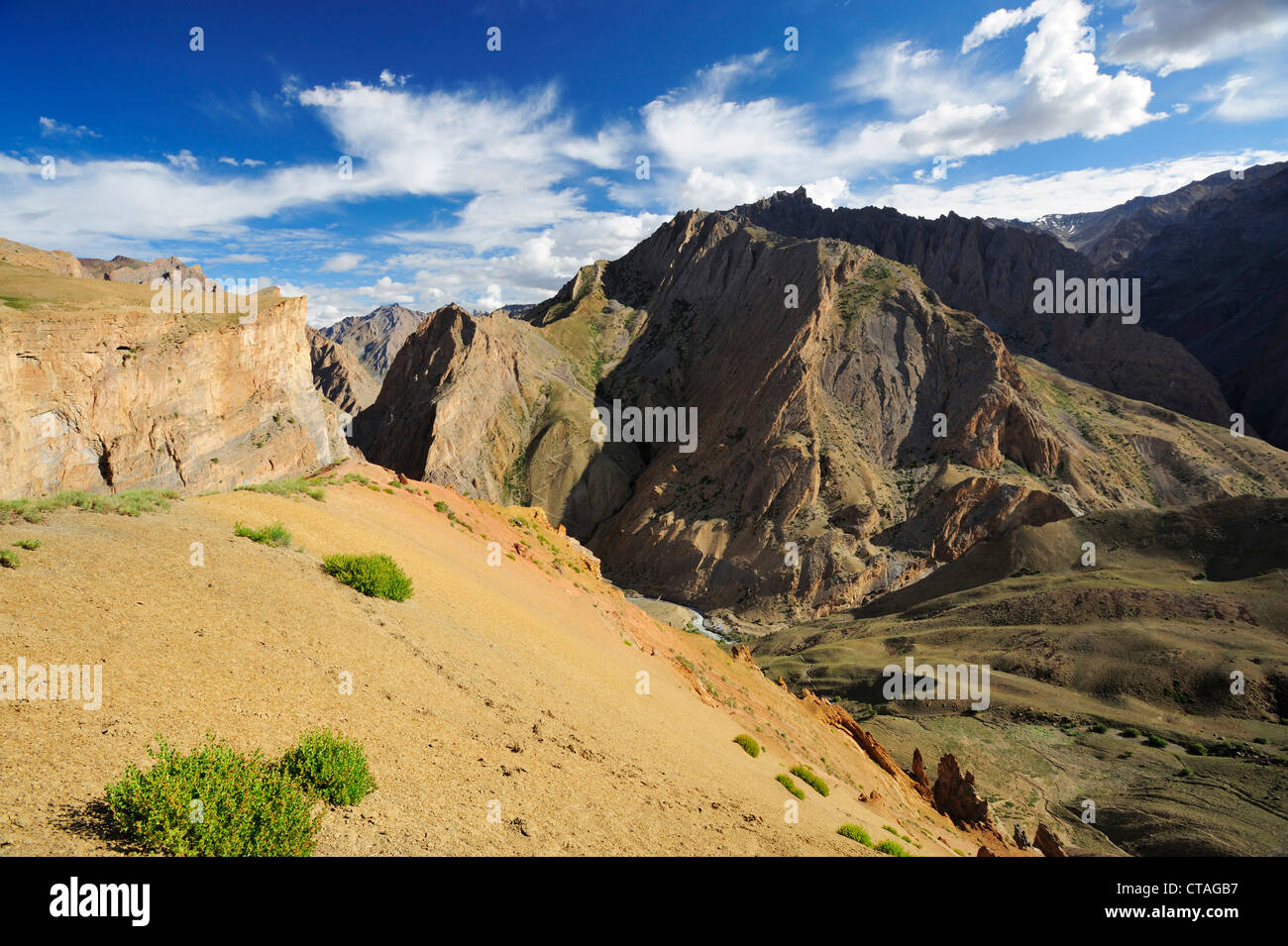 Zanskar gorge hi-res stock photography and images - Alamy