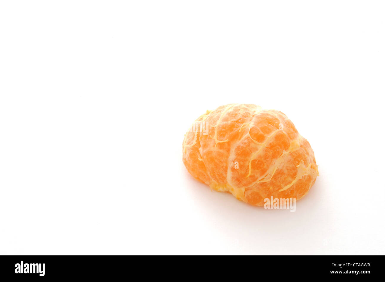 White pith satsuma fruit hi-res stock photography and images - Alamy
