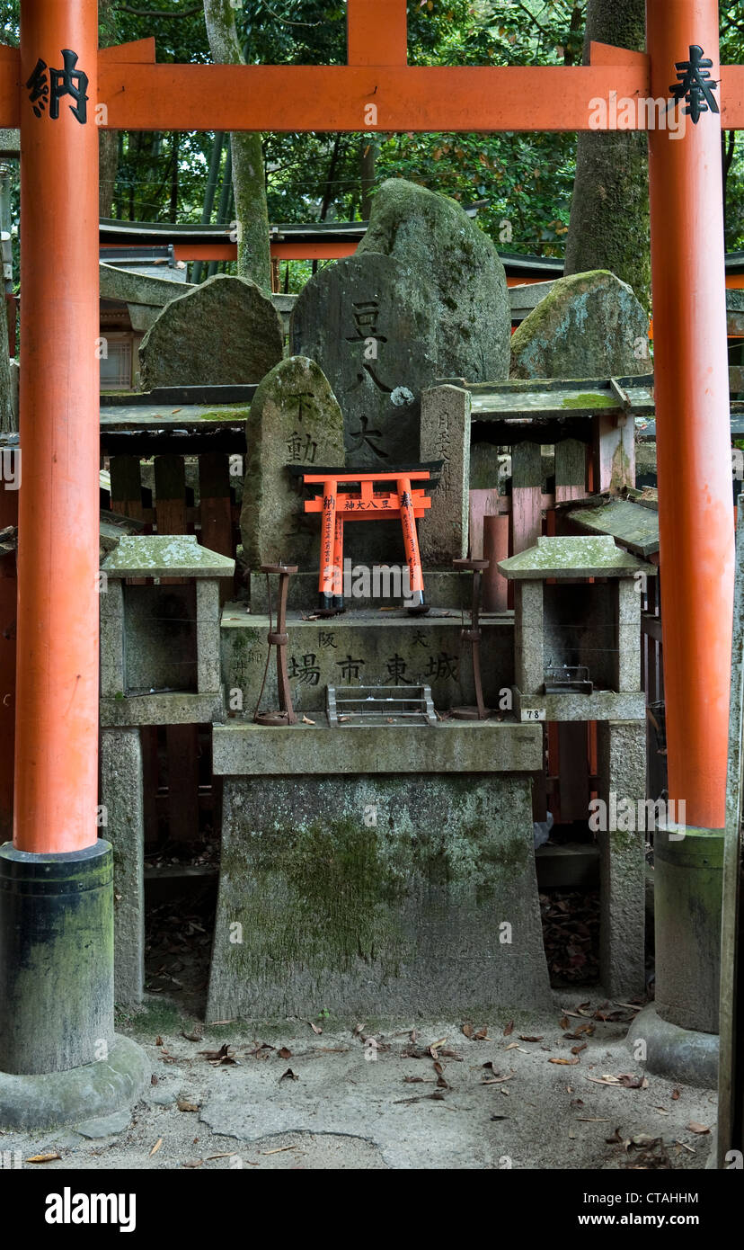 Fushimi Inari-taisha, Kyoto, Japan, the principal shrine of Inari, kami ...