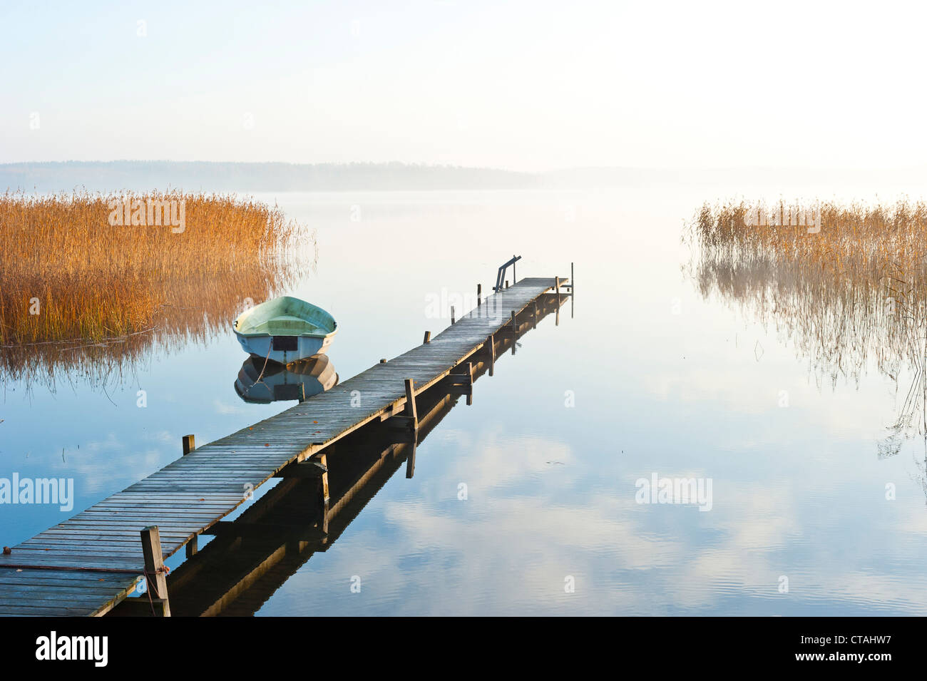 Floating boat jetty hi-res stock photography and images - Alamy