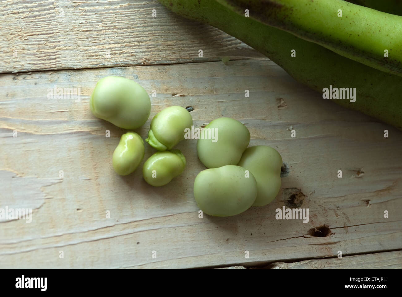 Shell on beans hi-res stock photography and images - Alamy