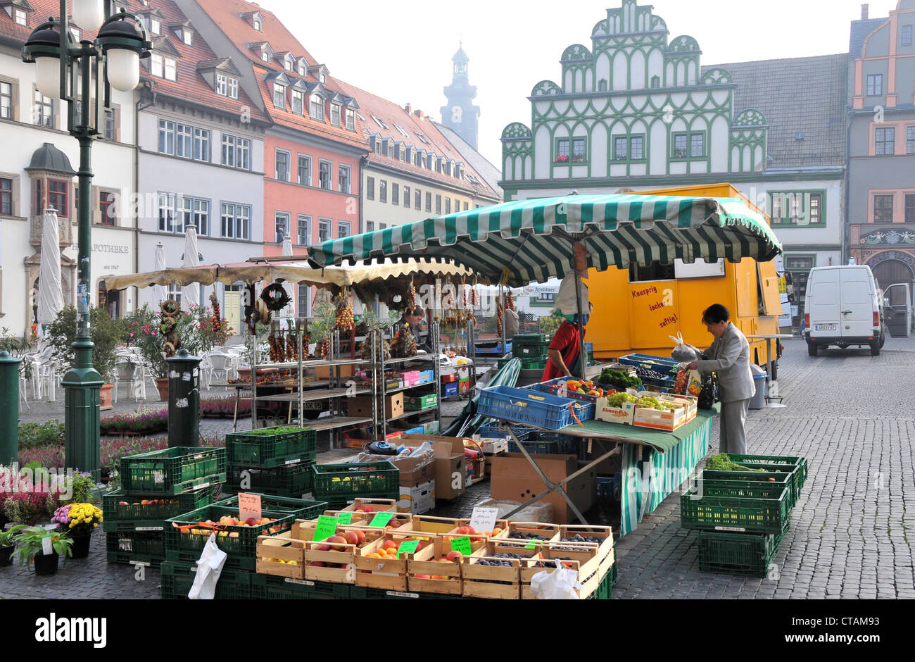 Market square hi-res stock photography and images - Alamy