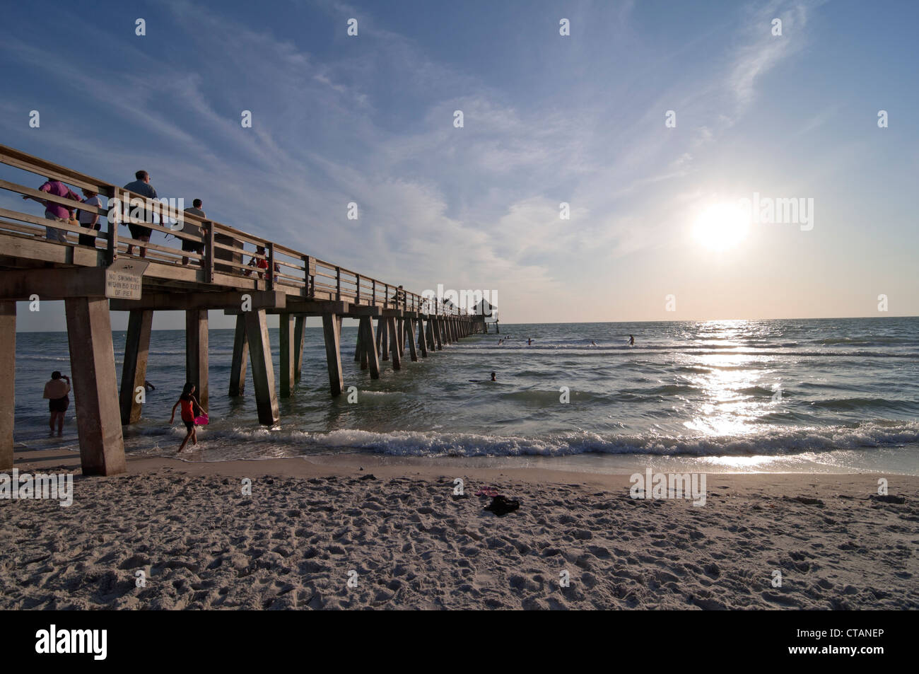 Naples fishing pier hi-res stock photography and images - Alamy