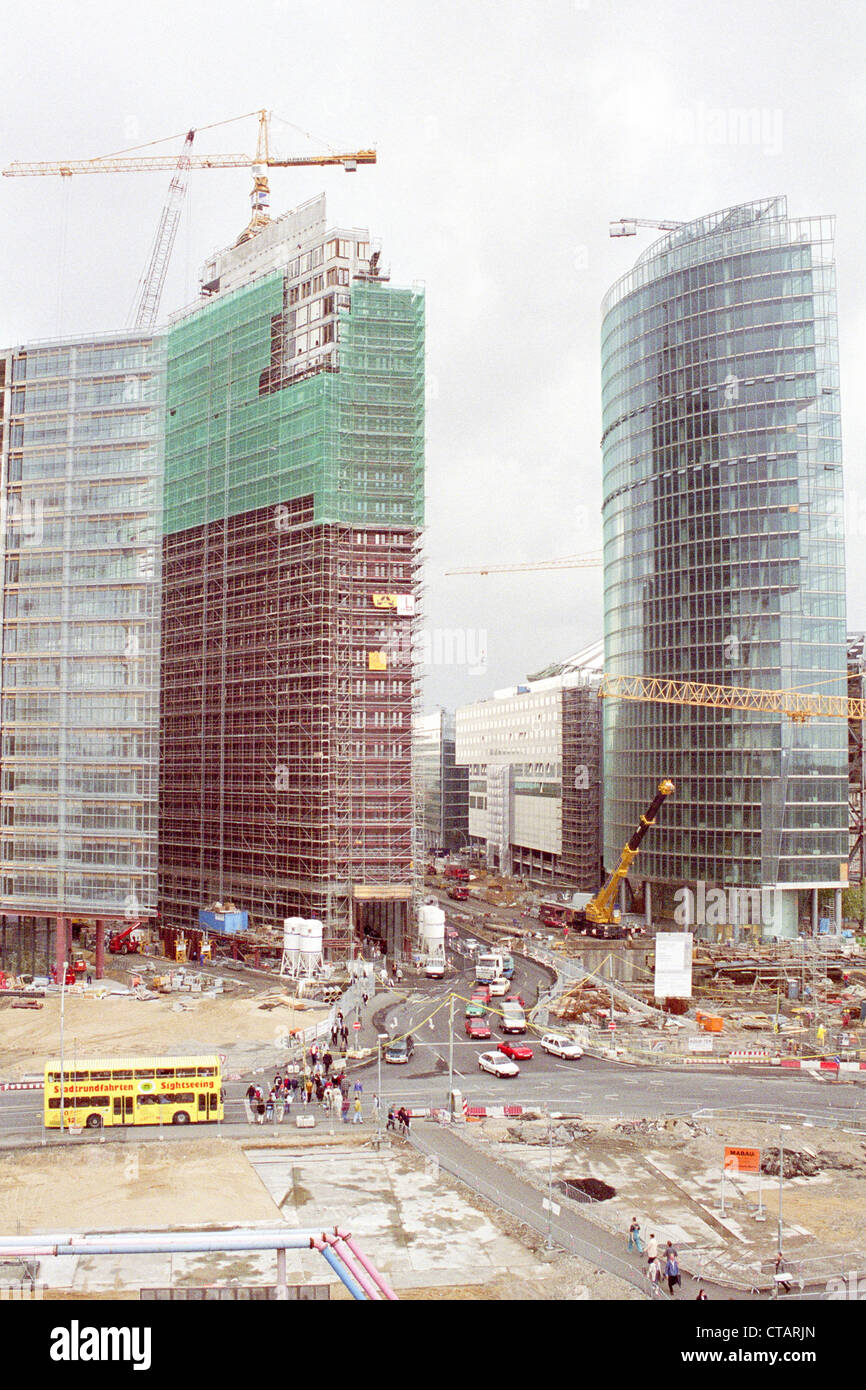 The Berlin Wall at Potsdamer Platz - West Berlin. Building site and ...