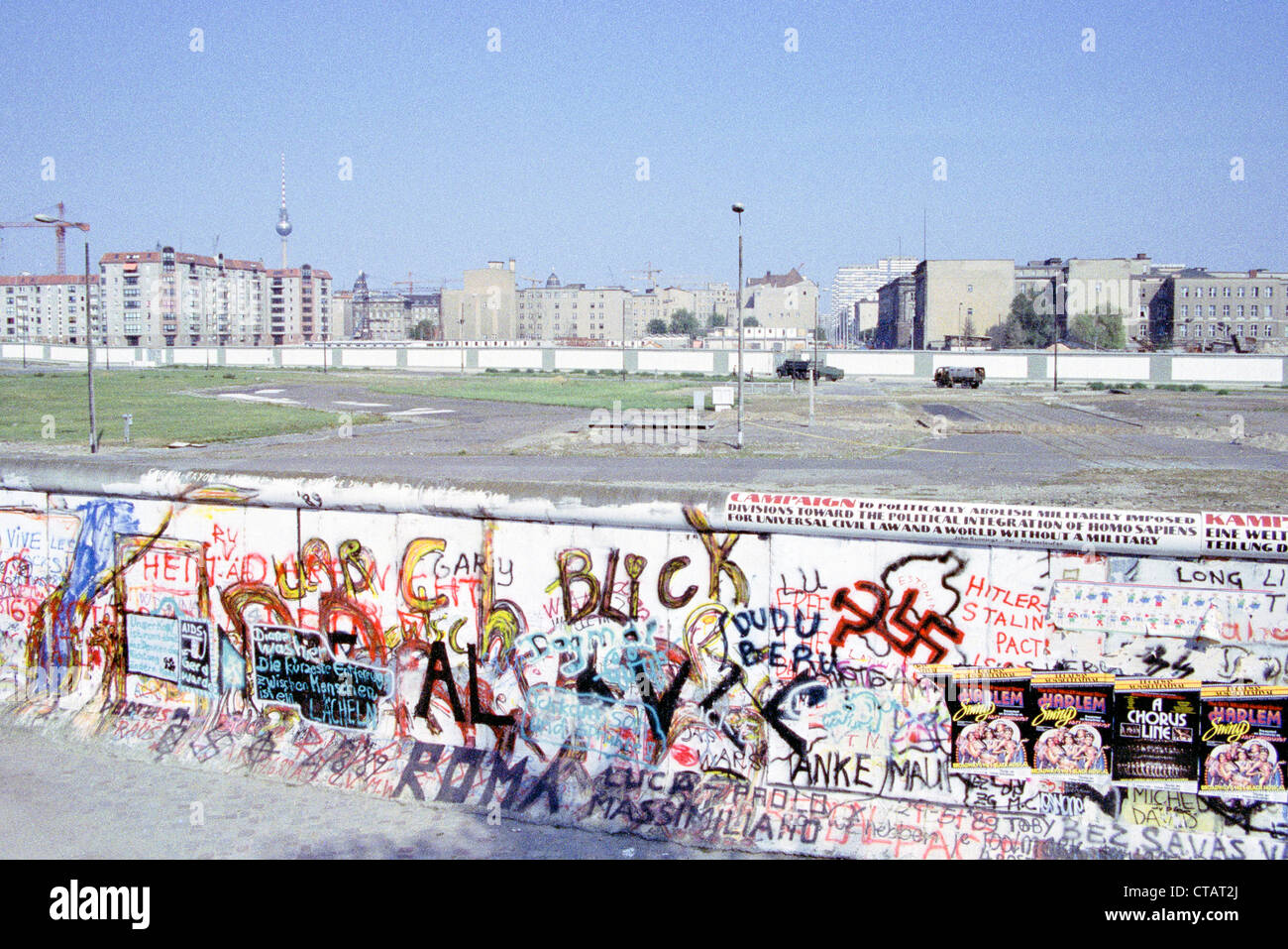 The Berlin Wall at Potsdamer Platz in the 1980s - West Berlin Stock ...