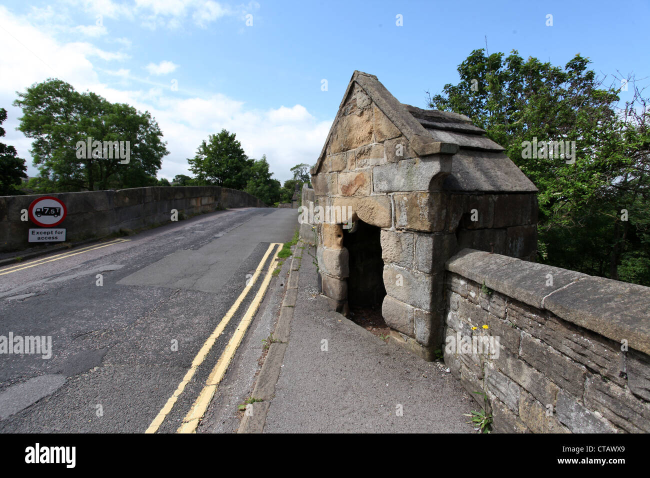 17th century toll house hi-res stock photography and images - Alamy