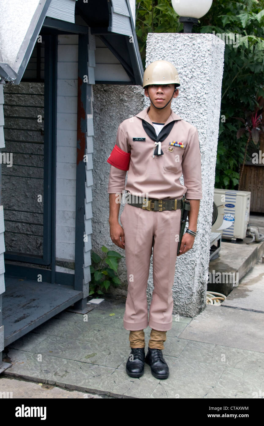 A sentry of the Thai Royal Navy Headquaters near the Grand Palace in ...