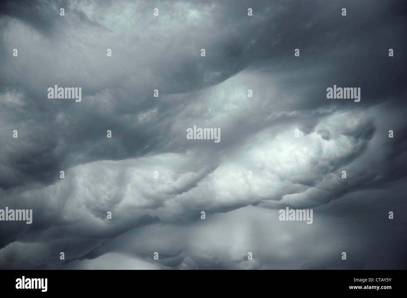 Cold front dark clouds hi-res stock photography and images - Alamy