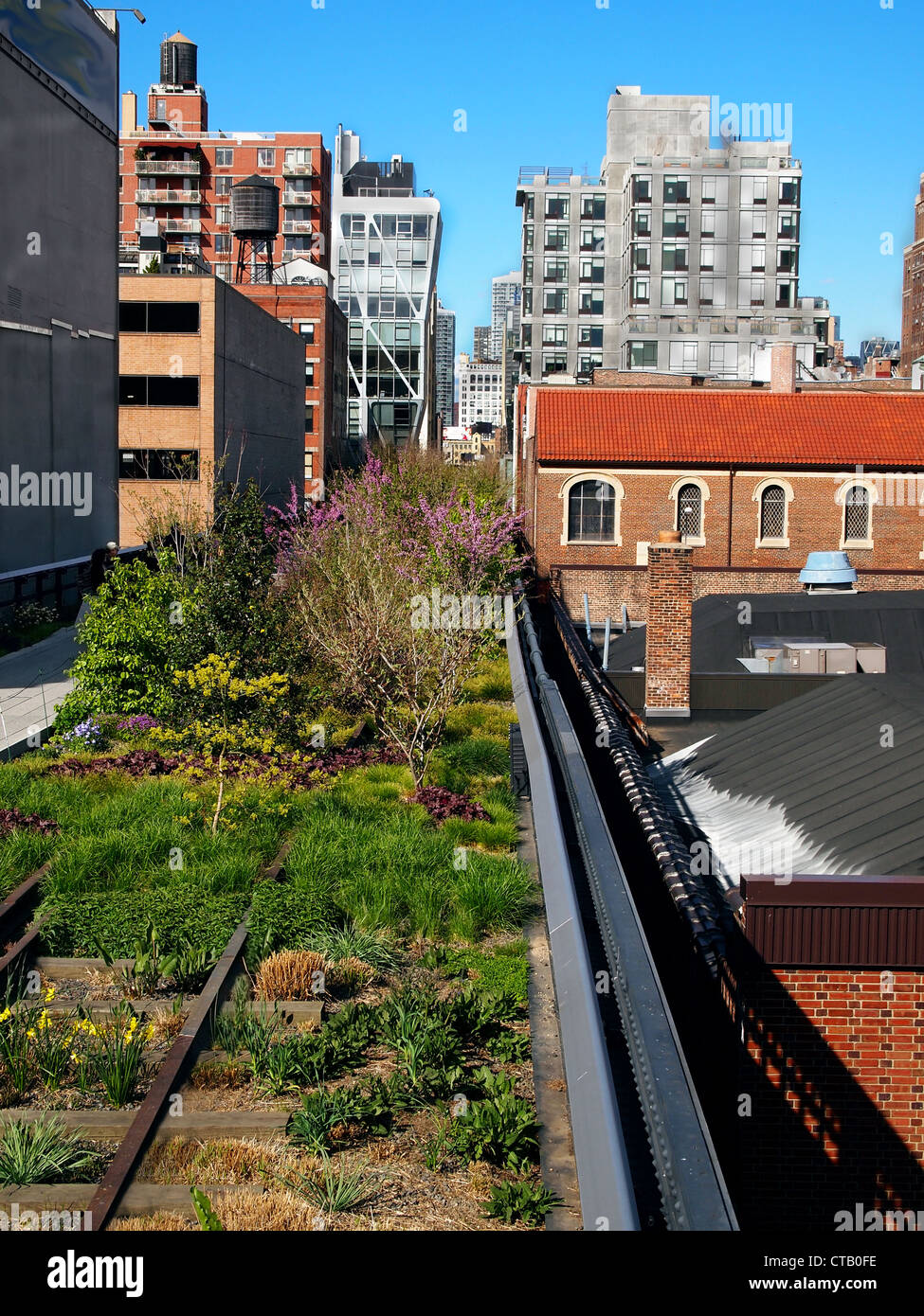 A section of New York City's High Line Park, on the West Side, in ...