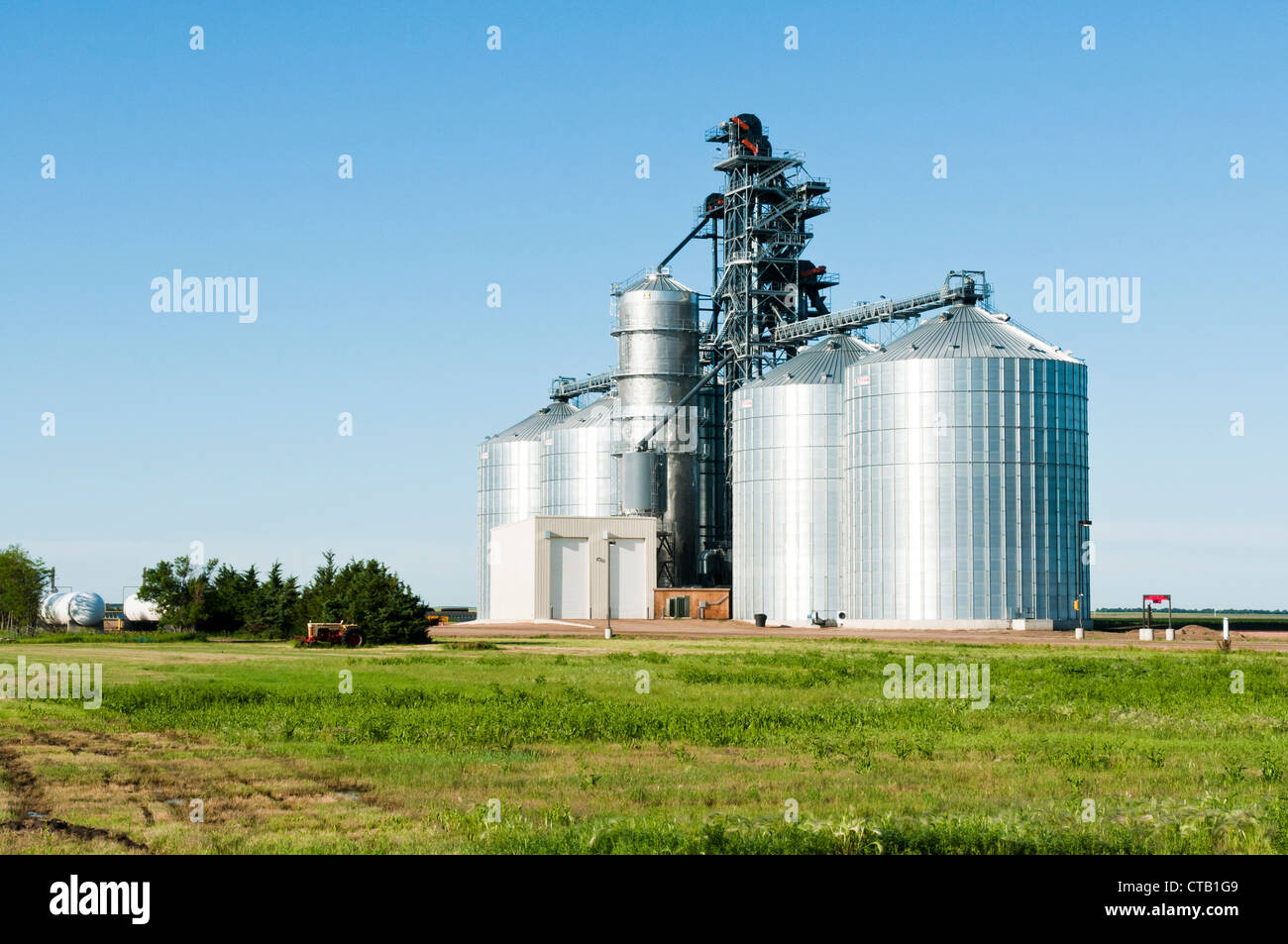 A modern grain elevator for unit train loading is shown in South Dakota ...