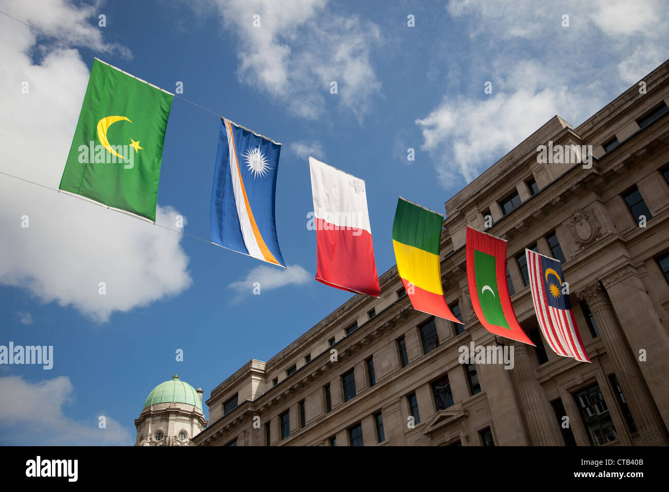 Flags of the world hanging hi-res stock photography and images - Alamy
