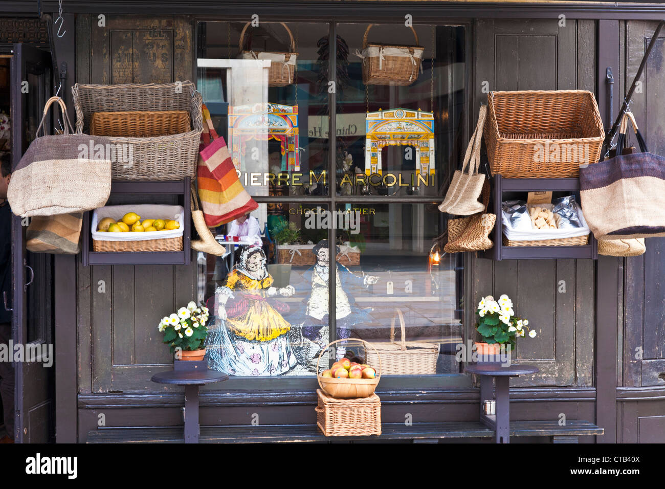 Traditional Shop Front in Spitalfields, London Stock Photo - Alamy