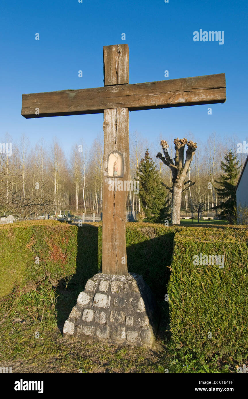 Roadside cross hi-res stock photography and images - Alamy