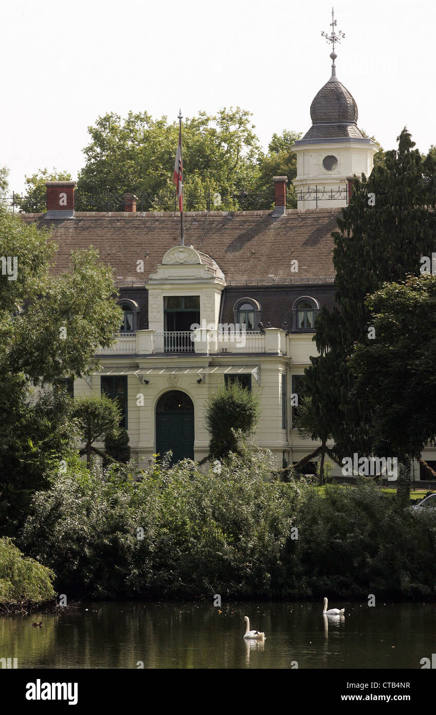 Schloss britz berlin hi-res stock photography and images - Alamy