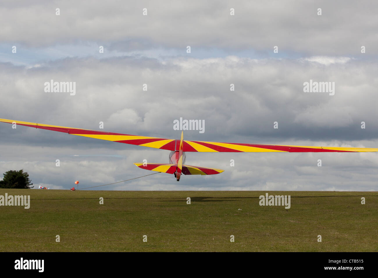 Glider taking off Stock Photo - Alamy