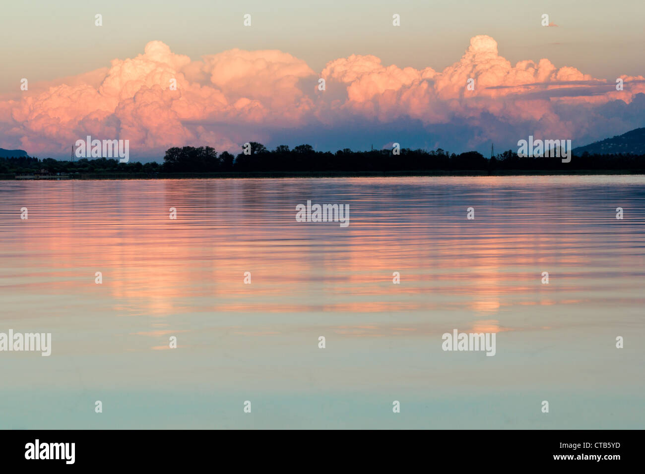 Lago di mergozzo hi-res stock photography and images - Alamy