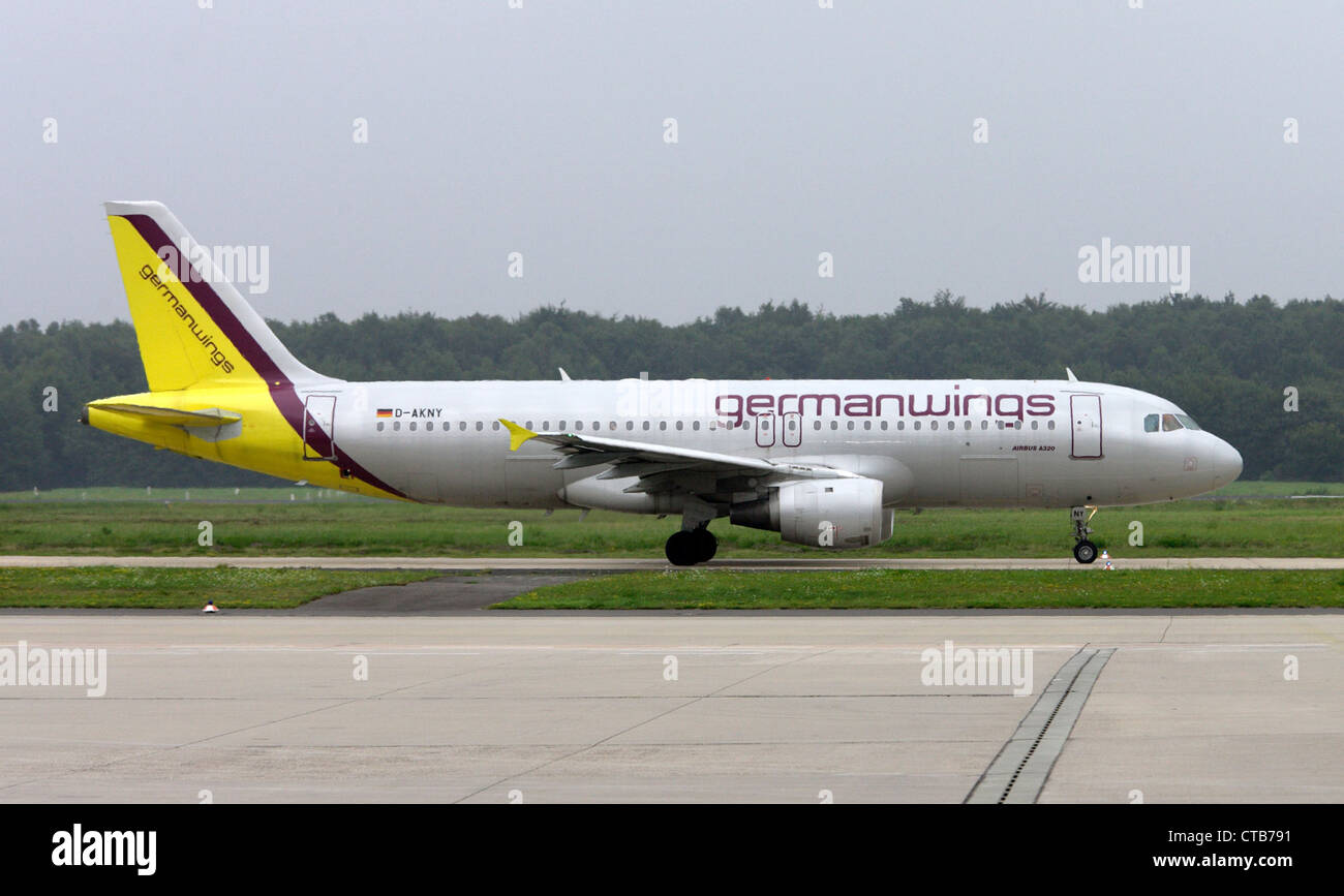 German wings airbus a320 hi-res stock photography and images - Alamy