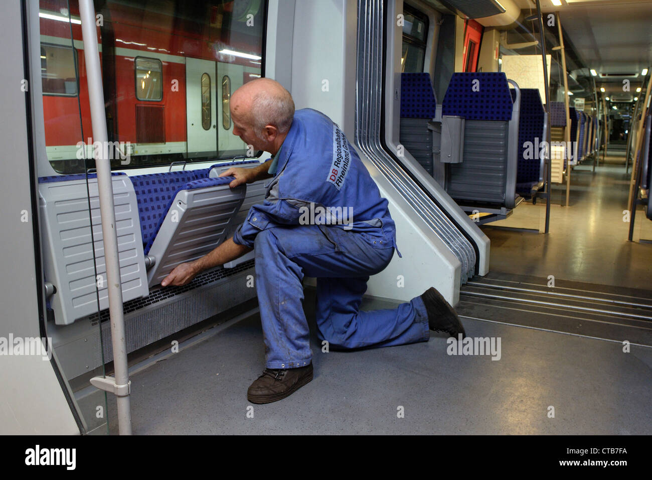 Night shift worker hi-res stock photography and images - Alamy