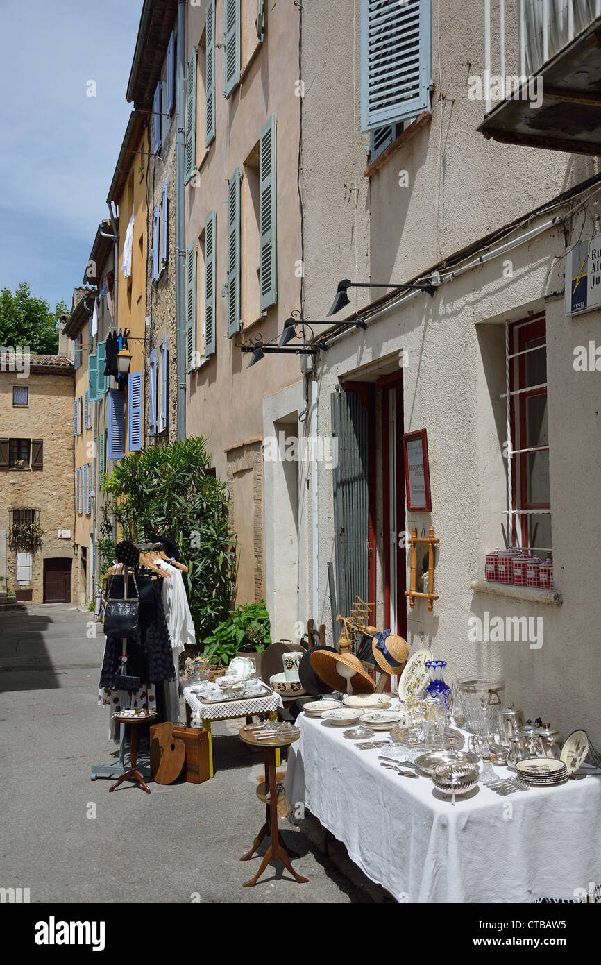 Street scene, Valbonne, Alpes-Maritimes, Provence-Alpes-Côte d'Azur ...