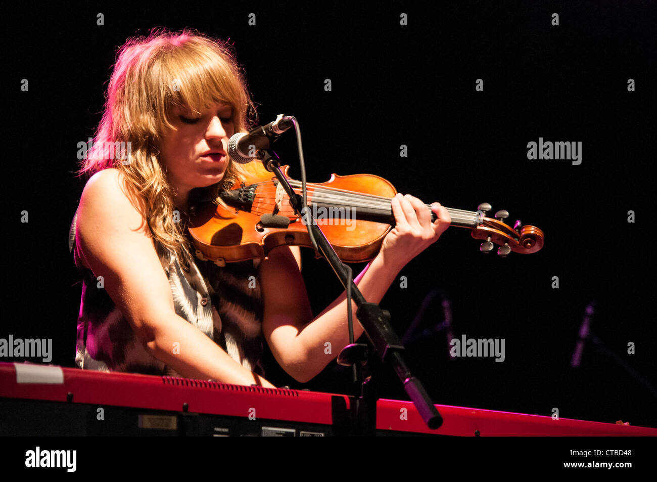 Anna Bulbrook from the Airborne Toxic Event performing live at the LC ...