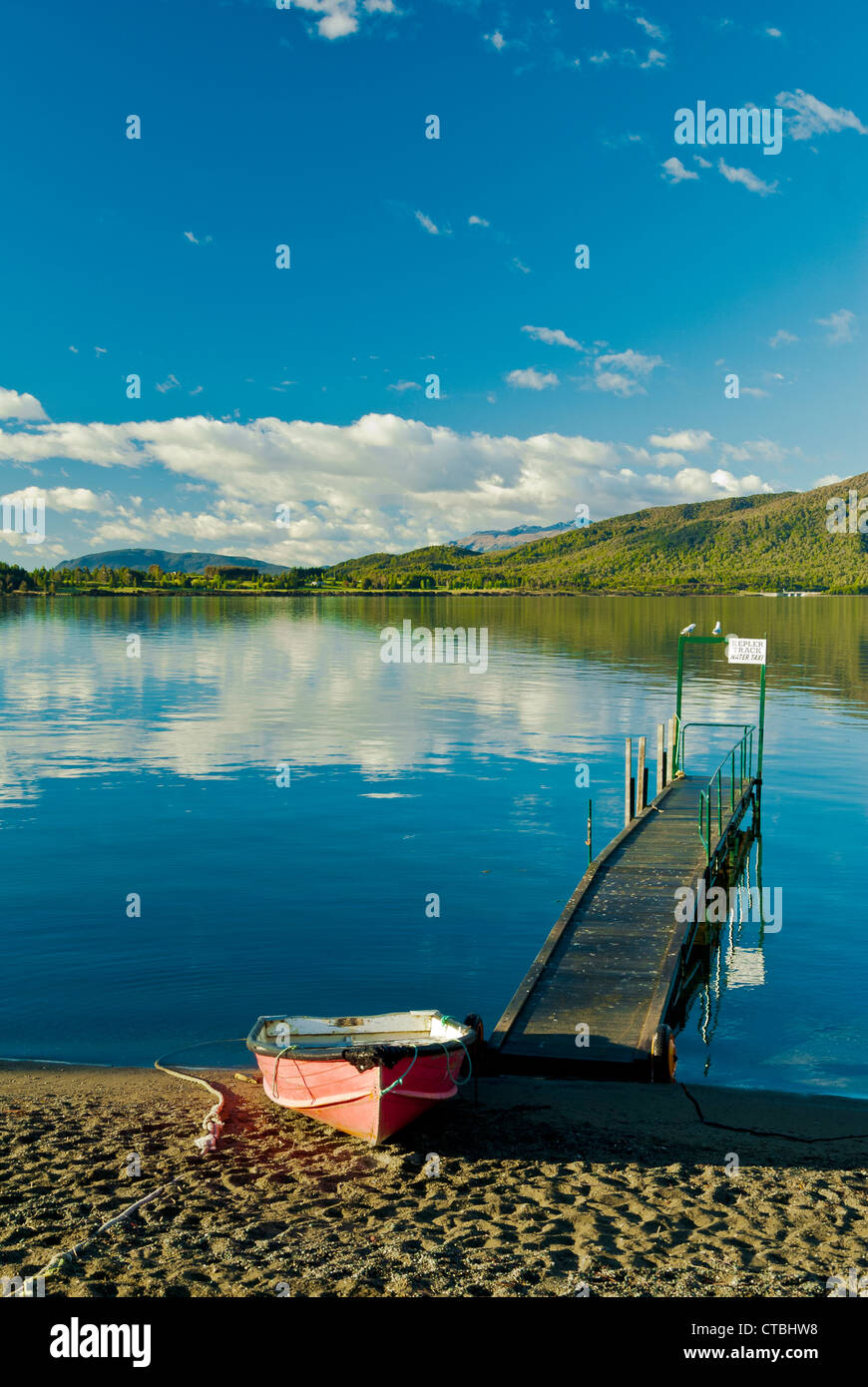 Lake te anau hi-res stock photography and images - Alamy